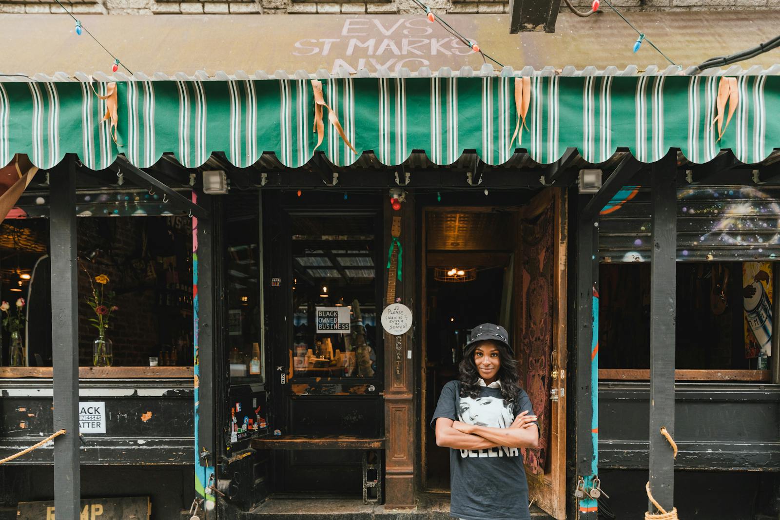 Cafes: Brewing Up Engagement with Themed Social Media Templates ...